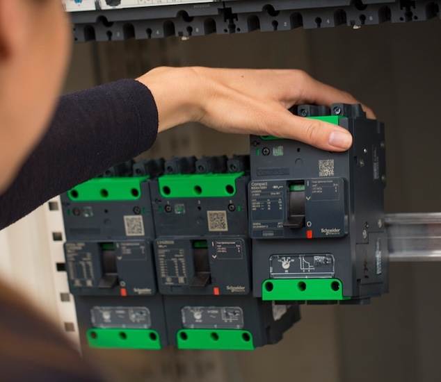 Schneider Boosts U.S. Output; ForwardX and Lynx Eye EU Growth - News