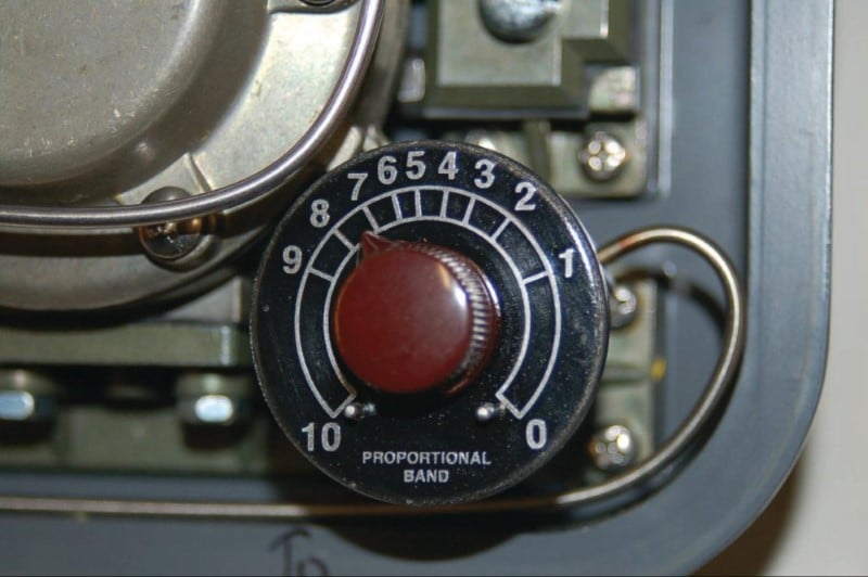 Pneumatic PID Controllers | Closed-loop Control Systems | Textbook