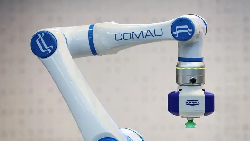 Comau Debuts Collaborative Robots and AMRs at Automatica 2025 - News